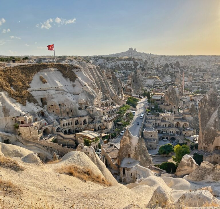 The Fantasyland of Cappadocia: Hiker's Edition - Explorer Genes