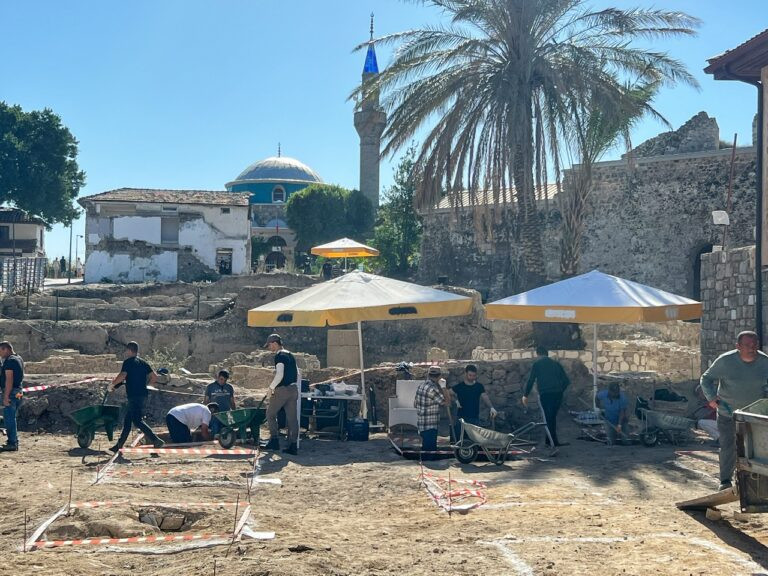 Being True Tourists on the Turkish Riviera-Side, Turkiye - Explorer Genes