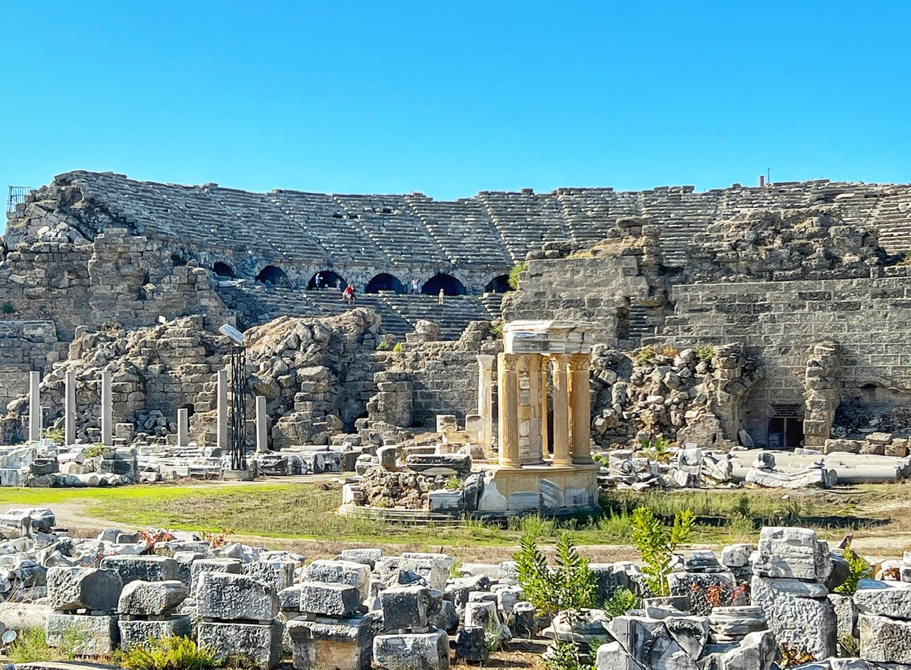 Being True Tourists on the Turkish Riviera-Side, Turkiye - Explorer Genes