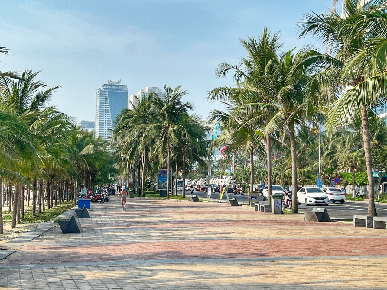 Beaches, Buddies, and Buddhas in DaNang, Vietnam - Explorer Genes